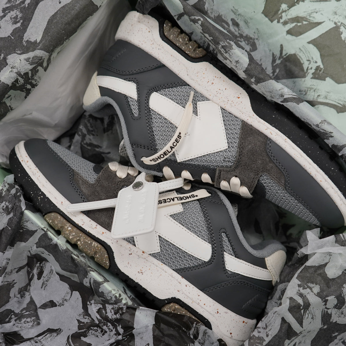 OFF-WHITE | Outlet Sale Always Under Retail | Boinclo ltd